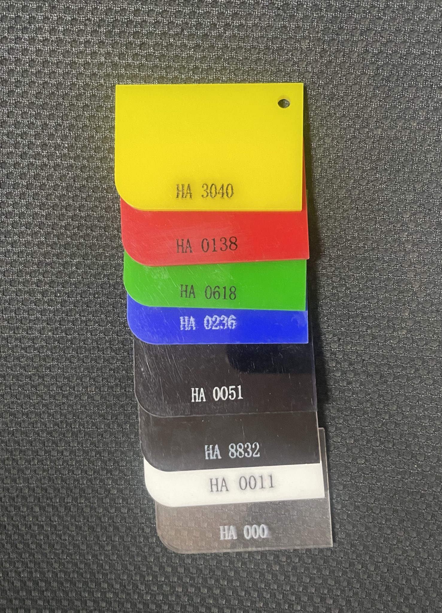 ألواح اكريليك شفاف بديل الزجاج ومصمت ملون للدعايه والاعلان والفواصل – alshrkest